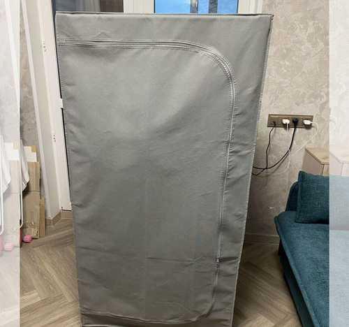 Шкаф с чехлом для одежды