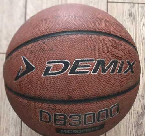 Баскетбольный мяч demix