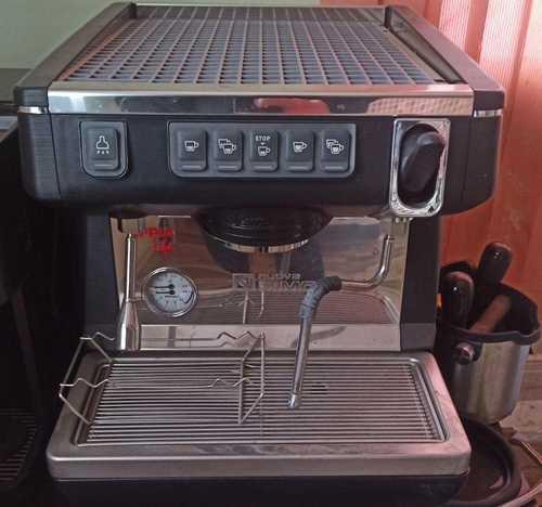 Кофемашина Nuova Simonelli Appia Life 1 Gr V