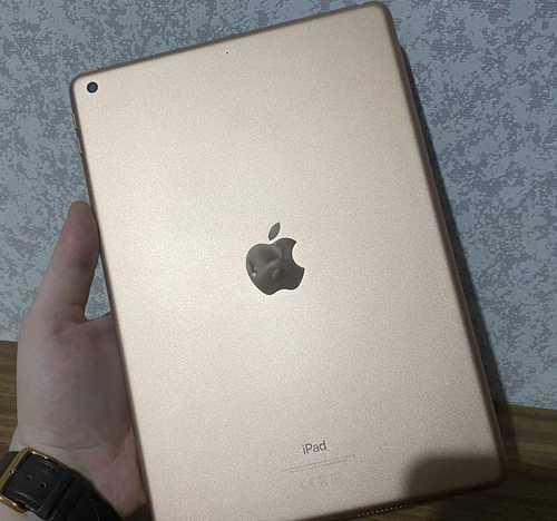 Корпус со всей внутрянкой iPad 7 Gold