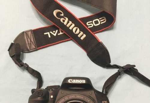 Зеркальная камера Canon 600D