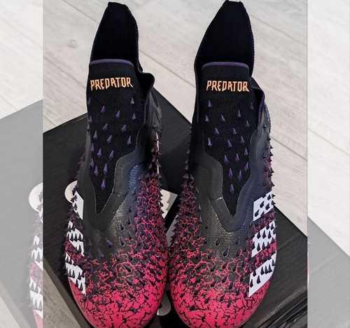 Футбольные бутсы adidas predator