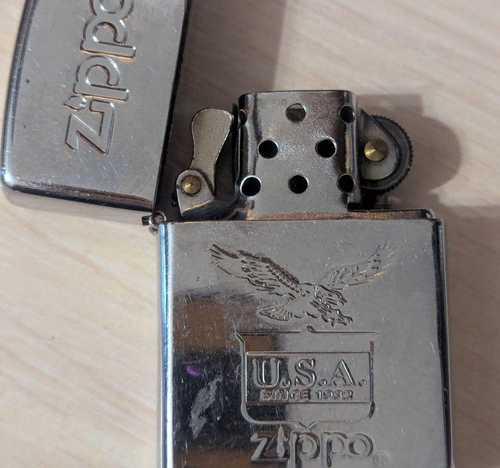 Зажигалка бензиновая zippo USA рабочая