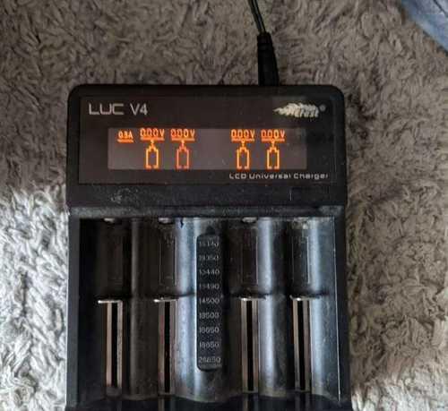 Efest LUC V4 зарядное устройство для аккумуляторов
