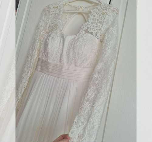 Свадебное платье 44 р. бу