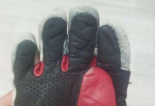 Горнолыжные перчатки leki