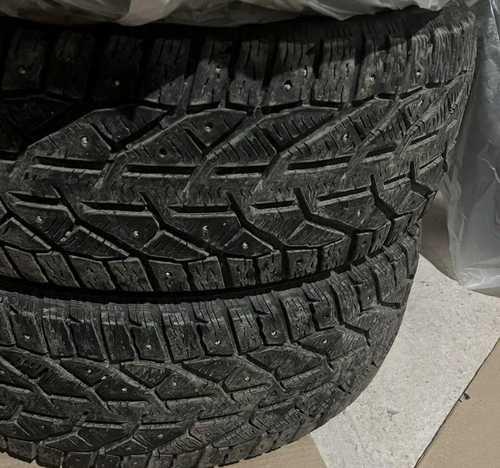 Tigar SUV Ice 215/60 R17 100