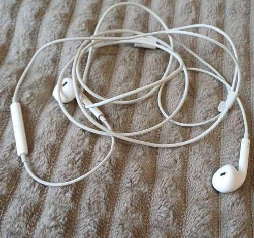 Наушники apple earpods с разъемом lightning