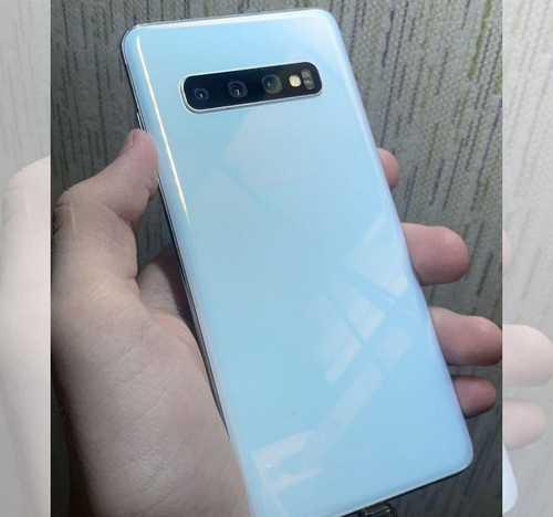 Samsung Galaxy S10, 8/128 ГБ