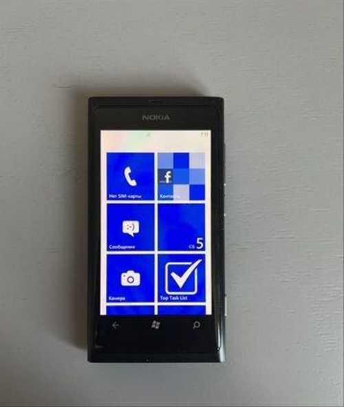 Телефон Nokia Lumia 800
