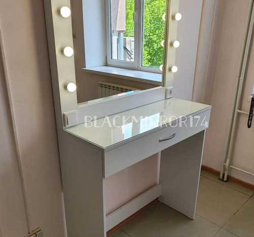 Стол макияжный для салона красоты