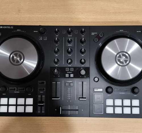 DJ контроллер Traktor Kontrol S2 MK3