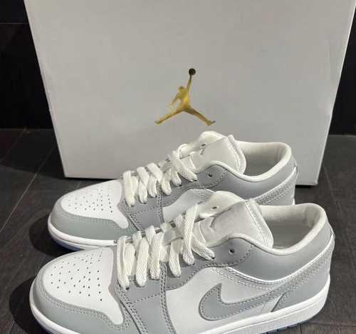 Nike air jordan 1 low wolf grey