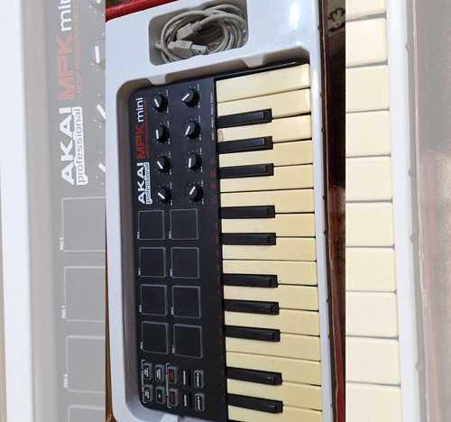Midi клавиатура akai mpk mini 3