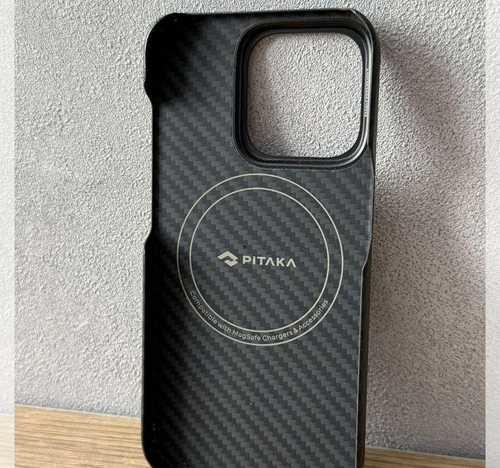 Pitaka iPhone 15 Pro