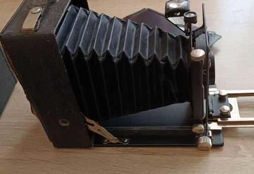 Фотоаппарат Фотокор 1 с деревянным штативов