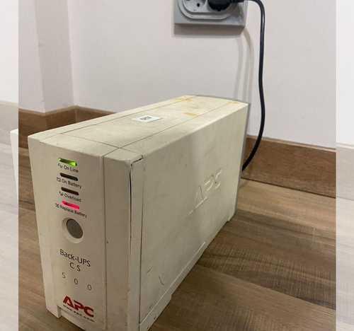 Бесперебойник APC Back-UPS CS 500