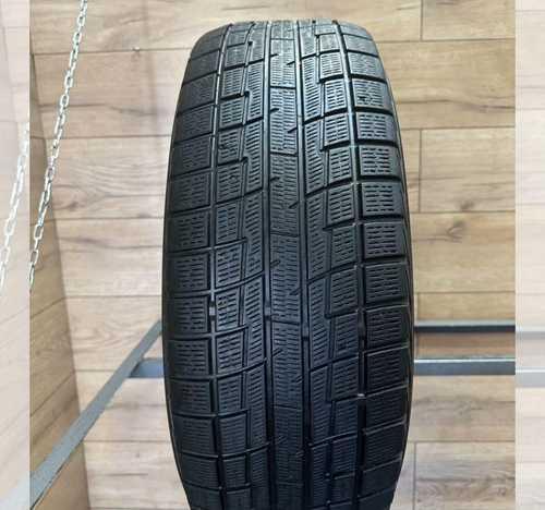 Yokohama Ice Guard IG30 215/60 R16