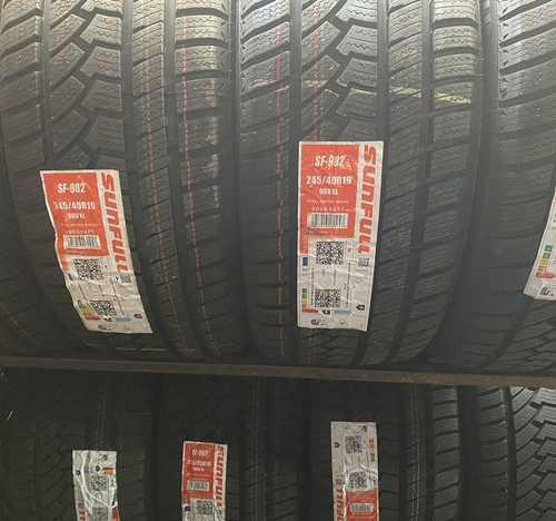 Sunfull SF982 245/40 R19 и 275/35 R19 100V
