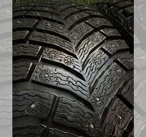 Michelin X-Ice North 4 SUV 215/65 R17