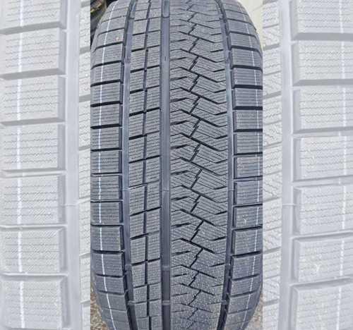 Triangle PL02 245/40 R19 98V