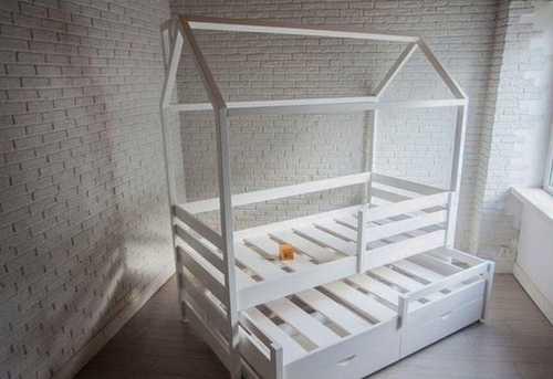 Выдвижная детская кровать в форме домика для 2х де
