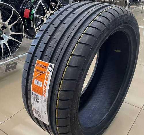 Ovation W-588 245/40 R18 97Y
