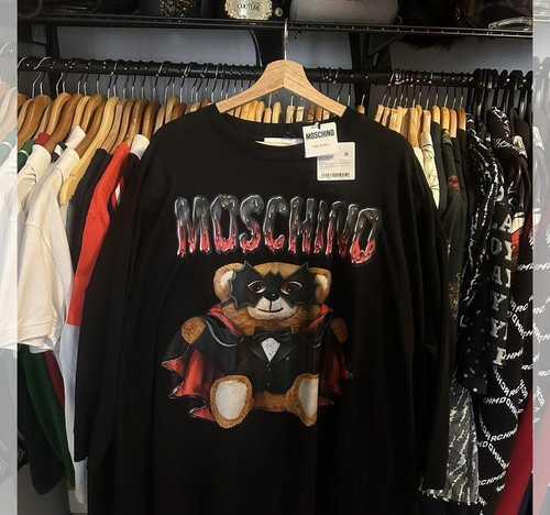 Футболка Moschino