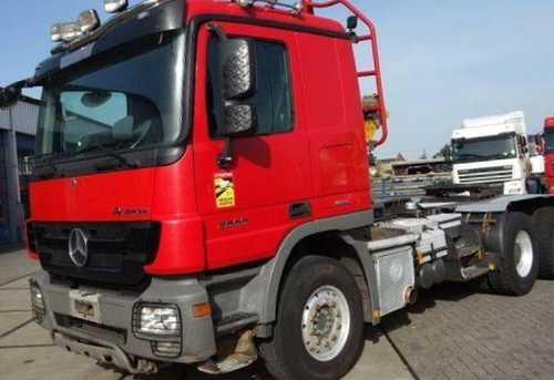 Pазбираем грузовик Mercedes-Benz Actros mpiii 2009