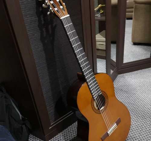 Классическая гитара yamaha