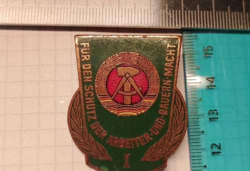 Знак "За защиту рабоче-крестьянской власти ГДР" №1