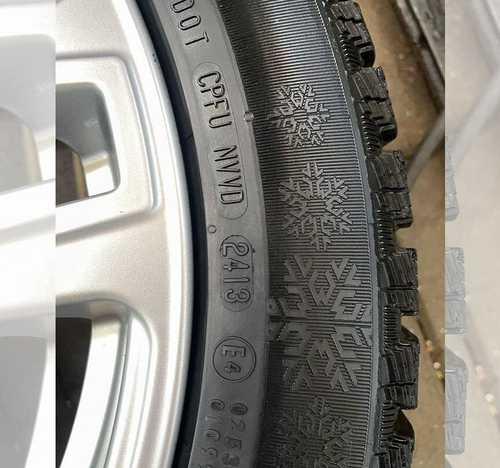 Continental ContiIceContact 245/45 R18 31M