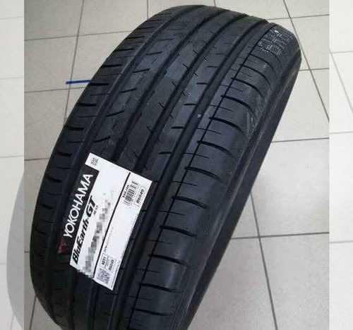 Yokohama BluEarth AE51 205/55 R16