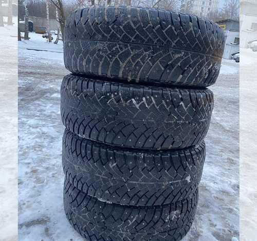 Bfgoodrich G-Force Stud 215/60 R16