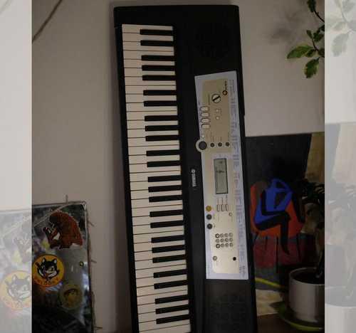 Синтезатор Yamaha PSR-R200