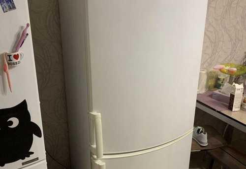 Холодильник бу Whirlpool ARC 8120/1