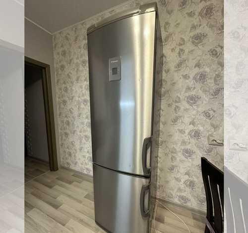 Холодильник бу Electrolux ENA 34933X