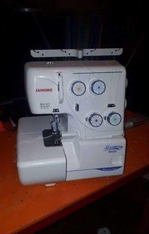Швейная машина оверлок Janome 9002D