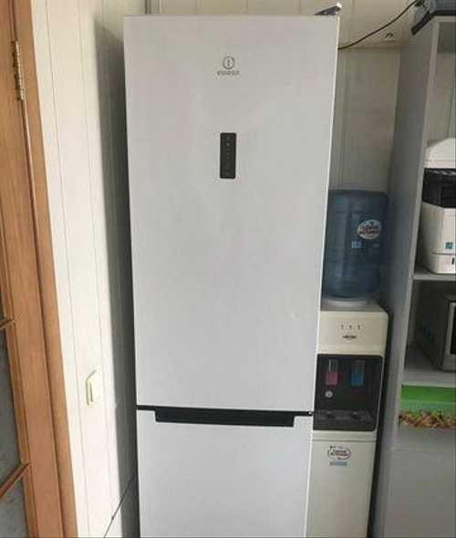 Холодильник Indesit BA5200W