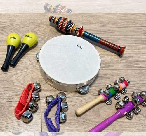 Бубен Маракасы дудочка музыкальные инструменты