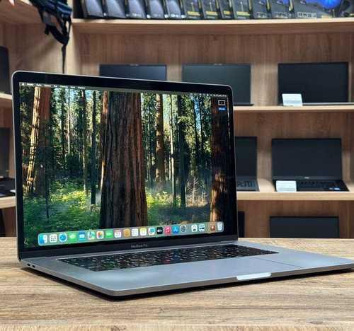 Apple Macbook PRO 15 2019 core I7