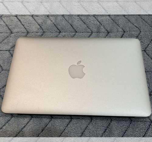 Apple macbook air 11 (2015)