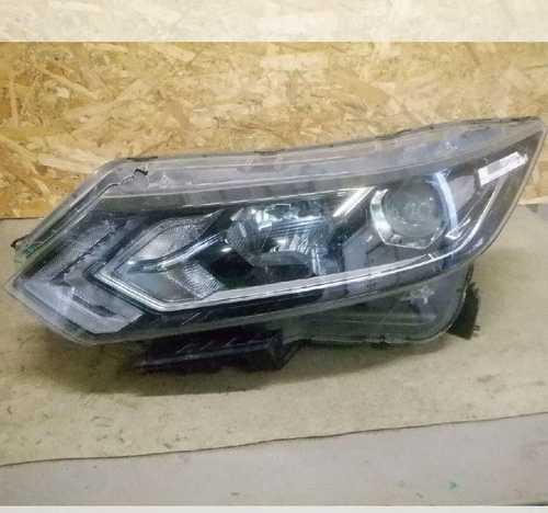 1249330 nissan qashqai фара левая 2020