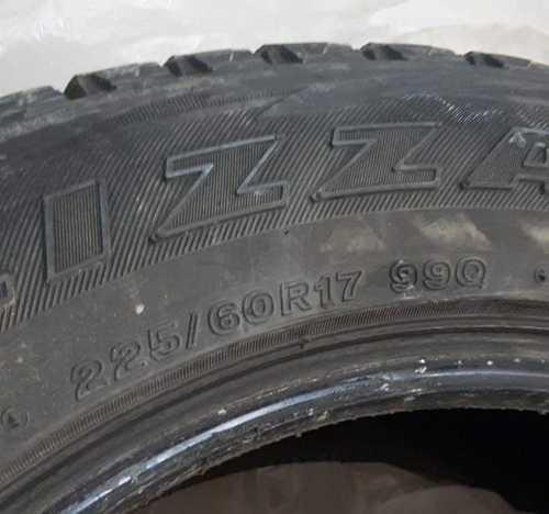 Bridgestone Blizzak LM-60 2.25/60 R17