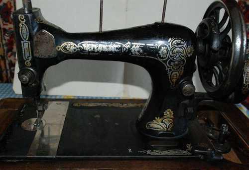 Антикварная ручная швейная машинка "Atlantic"