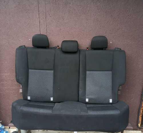 Задний диван Toyota Corolla 2014