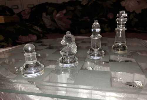 Стеклянные шахматы и шашки
