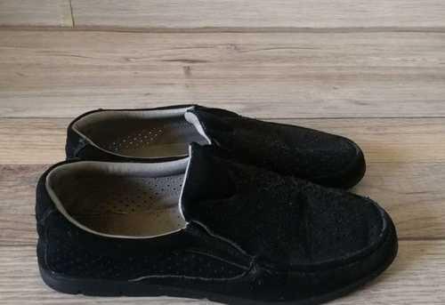 Черные замшевые туфли для школы