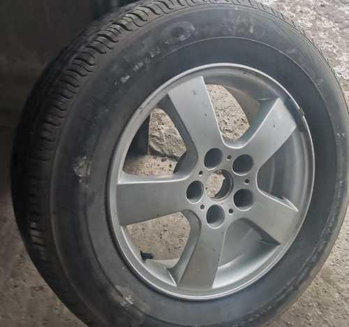 Kumho Solus KH16 215/65 R16 M