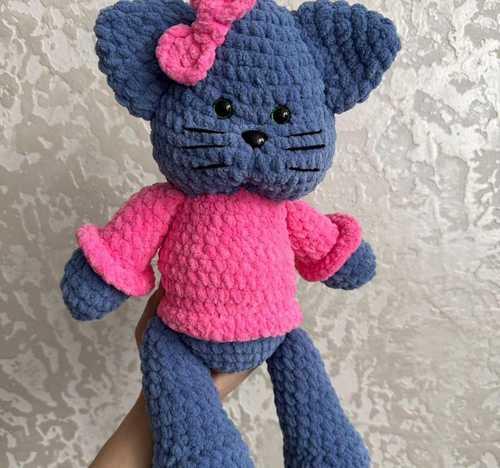 Вязаный кот